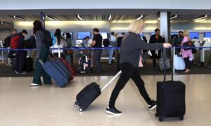 Emirates Baggage Allowance 2024 Carry on Size & Weight